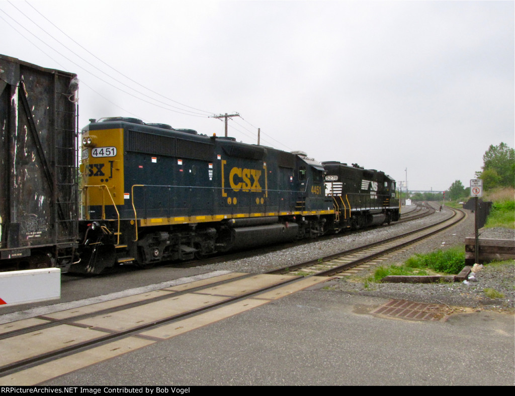 CSX 4451 and NS 5278